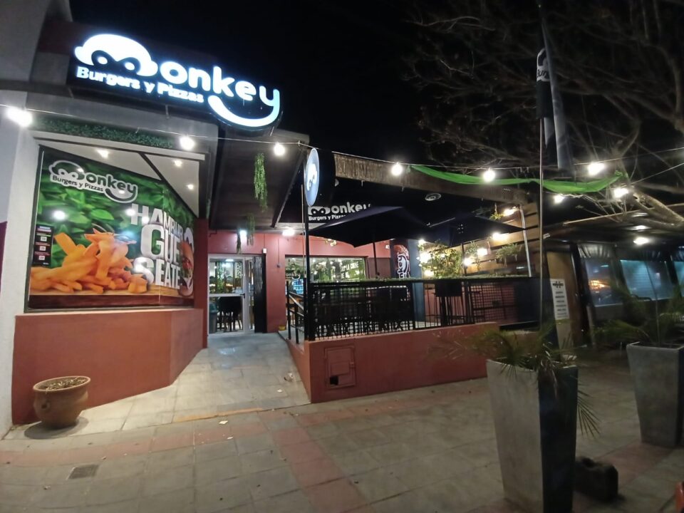Por tercera vez, Monkey Burger abre sus puertas para celebrar Halloween | AG Noticias