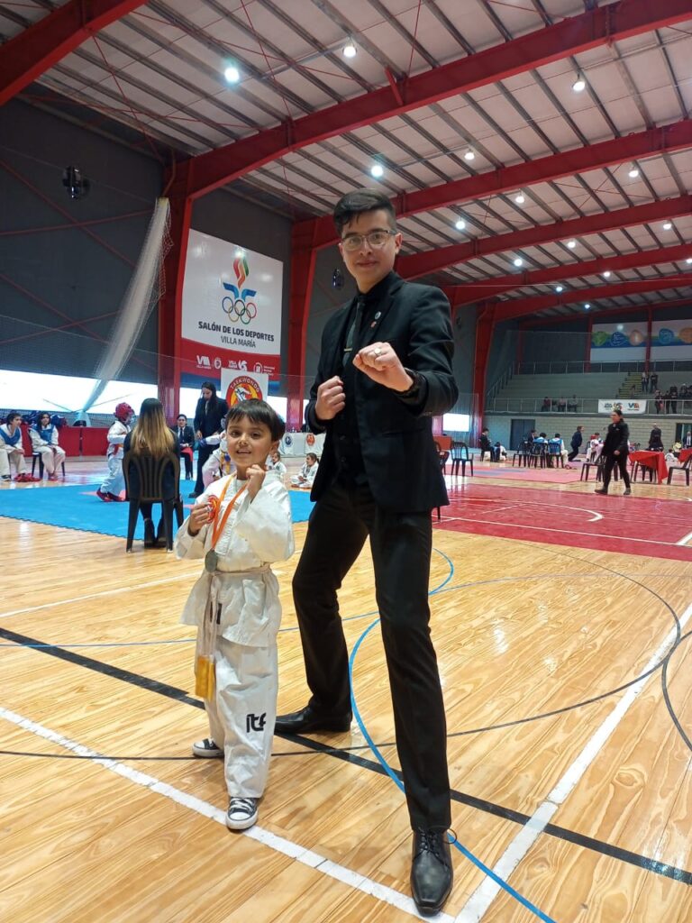 La escuela de Taekwondo Chul Hak San representó a la ciudad en Villa María | AG Noticias